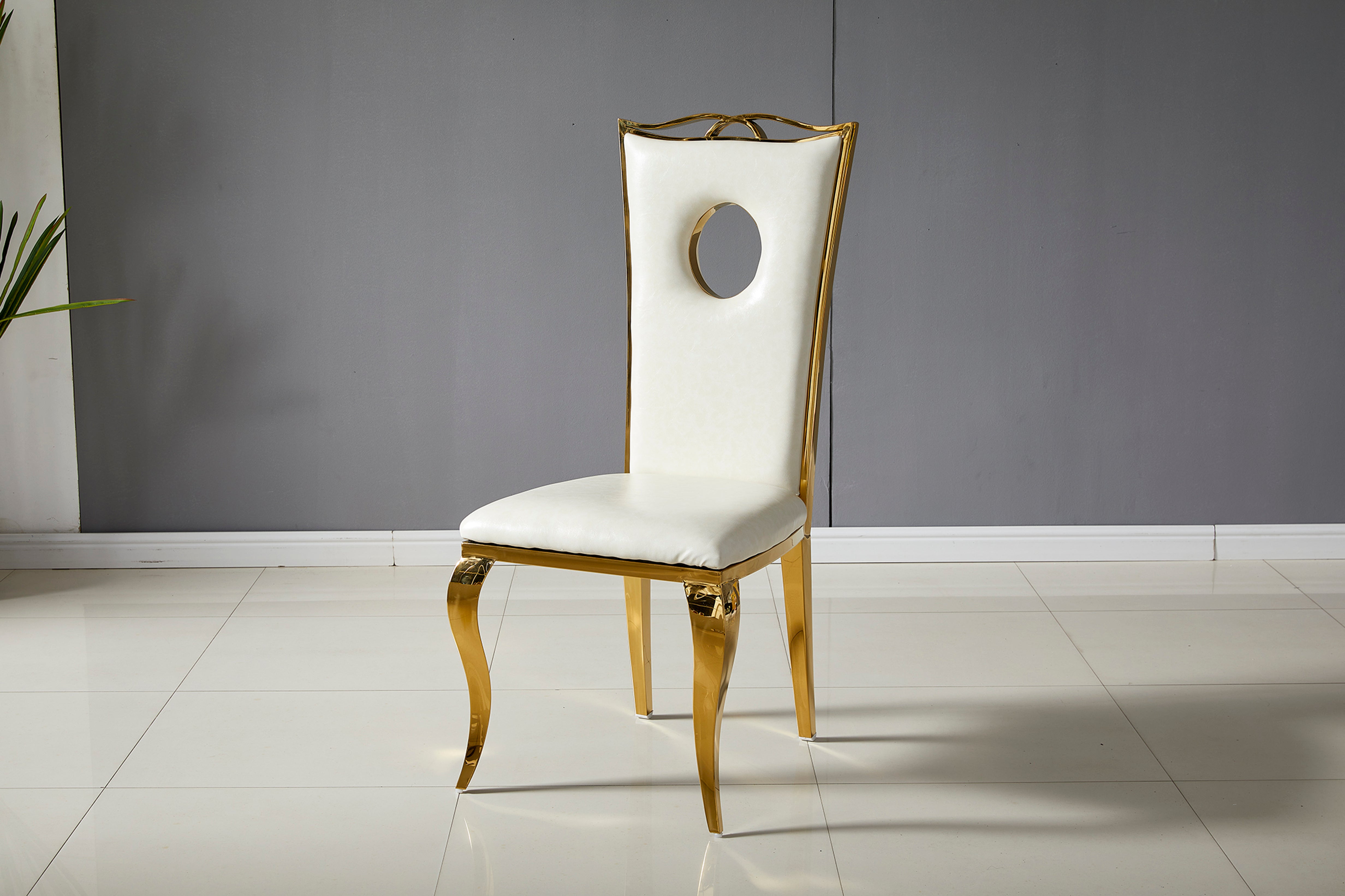 Chaise Royal blanc pied doré – GDM FURNITURE